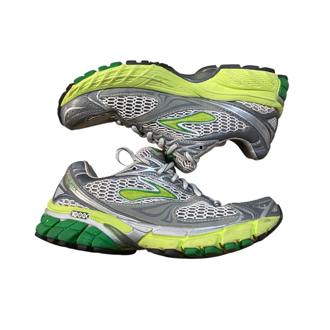 brooks ghost 4 evolution for heavy runner, Women's Fashion, Footwear, Sneakers on Carousell