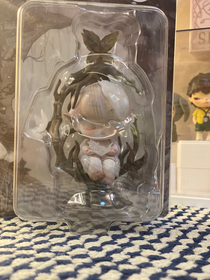 China Limited Edition Dimoo Fall into Dream Sealed, Hobbies & Toys ...
