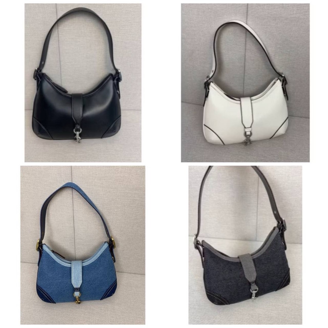 Coach hamptons hobo shoulder bag, Luxury, Bags & Wallets on Carousell