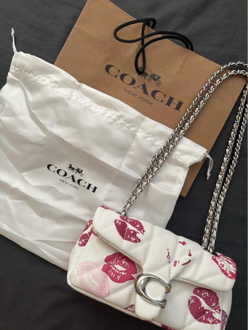 COACH Tabby Shoulder Bag 20 With Quilting And Lip Print in Pink, 名牌, 手袋 ...