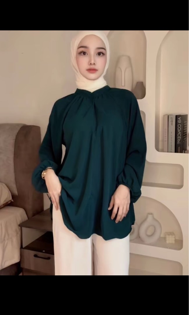 Emerald green blouse (bust 48), Women's Fashion, Tops, Blouses on Carousell