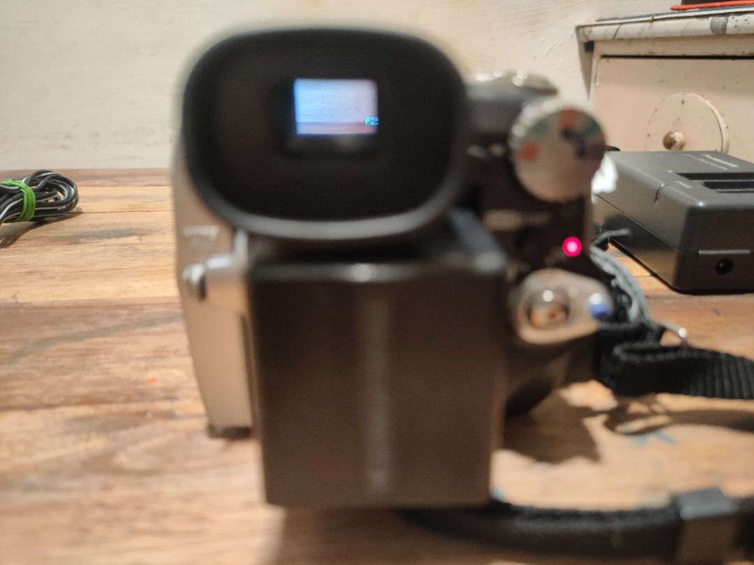 FULLY WORKING Panasonic Mini DV Camcorder NVGS400 3CCD, Photography ...