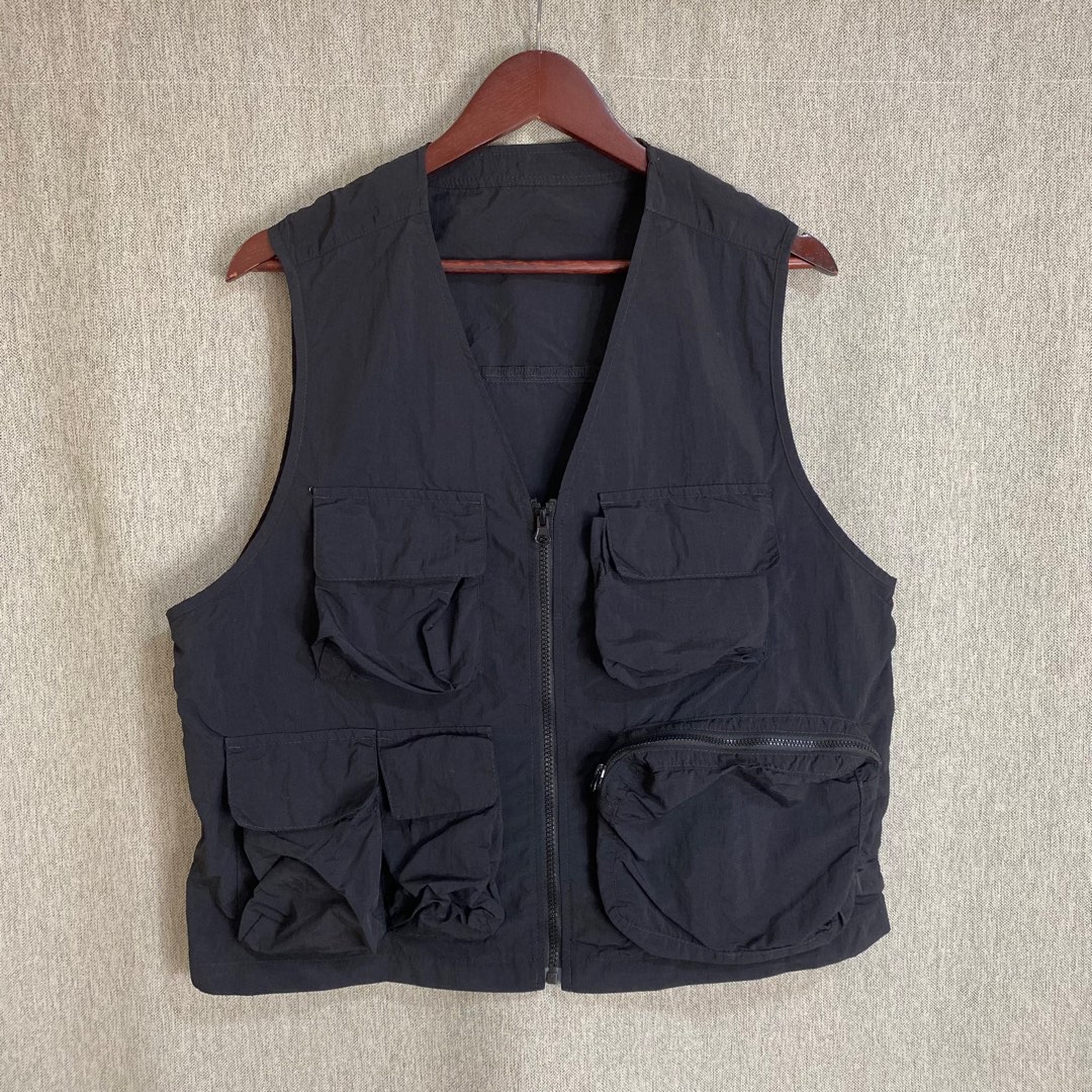GU - Multi Pocket Vest, Men's Fashion, Activewear on Carousell