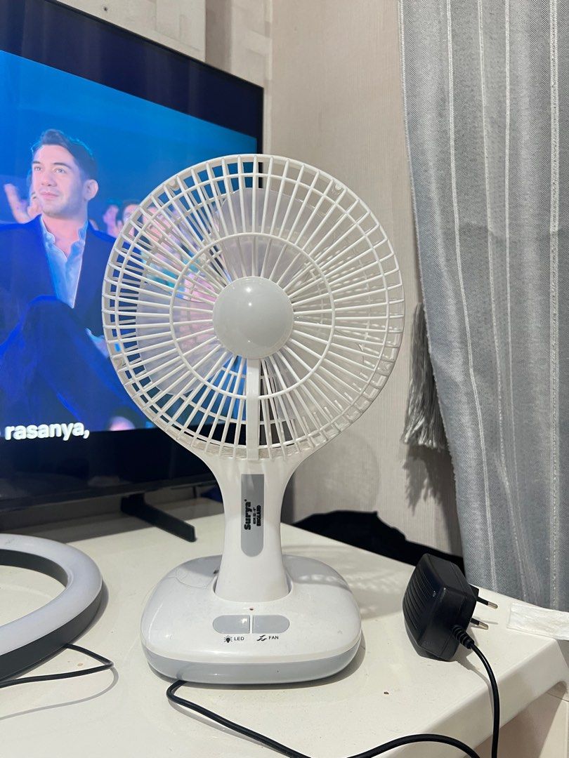 Kipas Angin Portable + Lampu Emergency LED SURYA ENGLAND, Elektronik ...