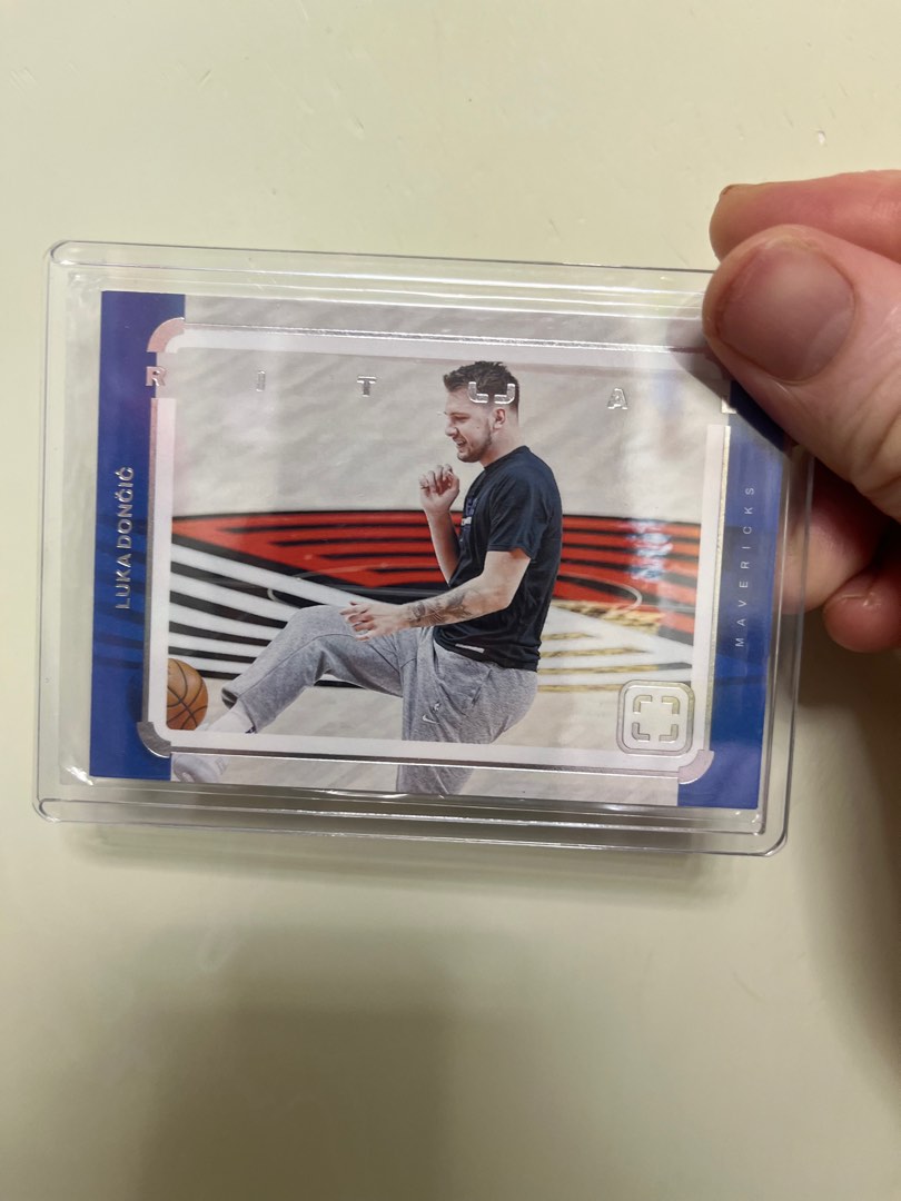 LUKA DONCIC 2023-24 Photogenic Ritual Insert Card #3 SP DALLAS ...