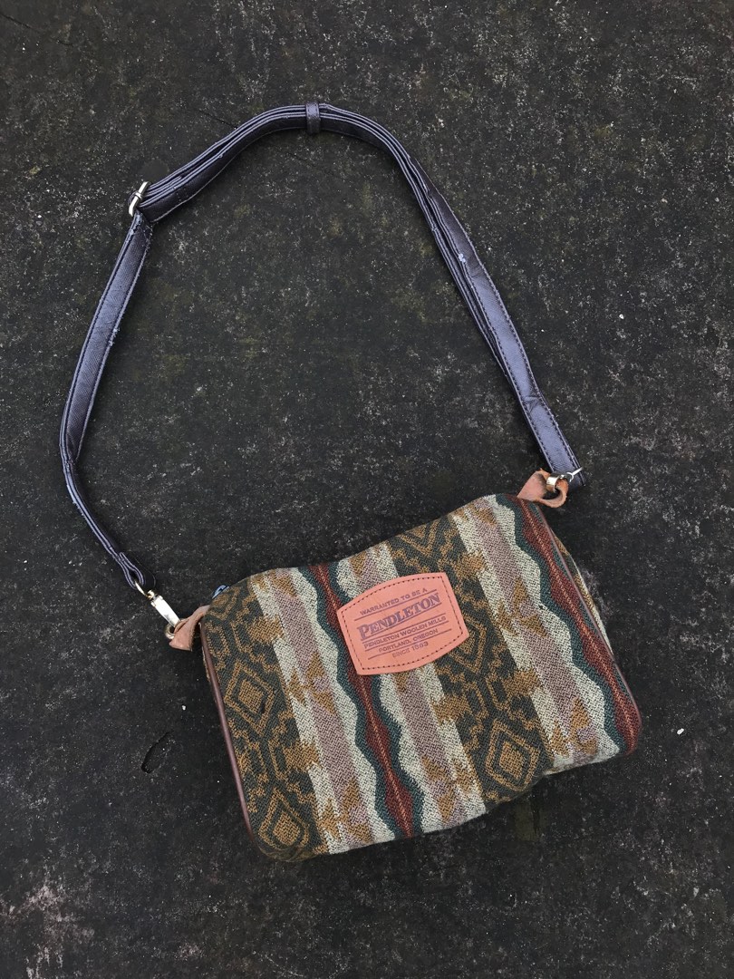 Pendleton Slingbag Wool, Fesyen Pria, Tas & Dompet , Tas Selempang di Carousell