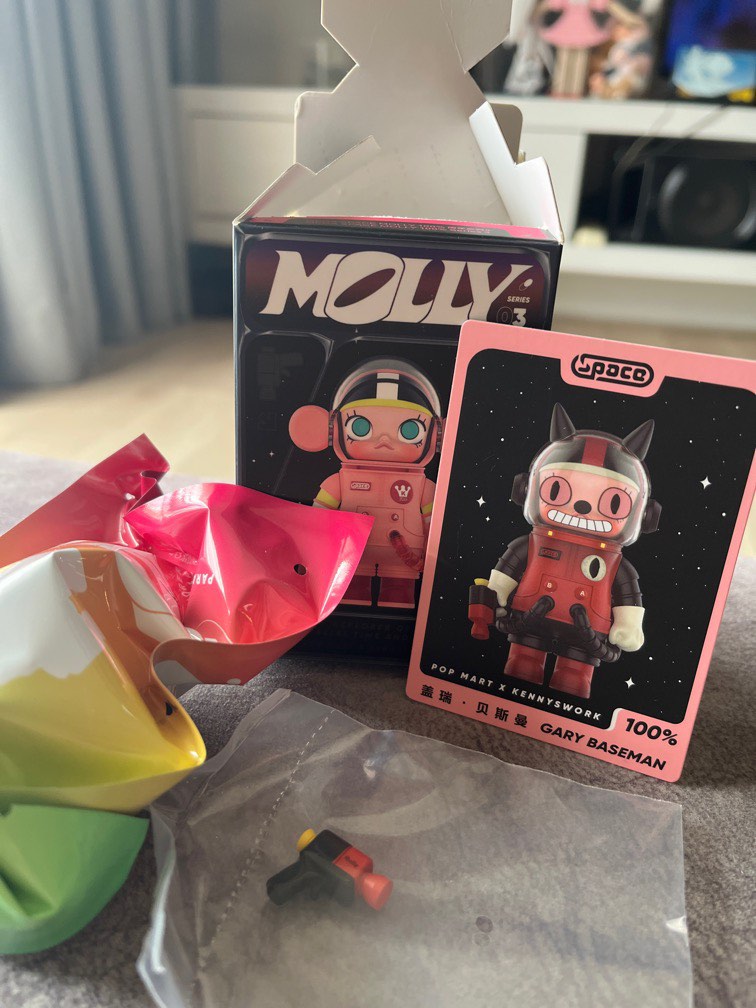 Pop mart x kennyswork Gary baseman 盖瑞。贝斯曼Molly mega space Molly 100% ...
