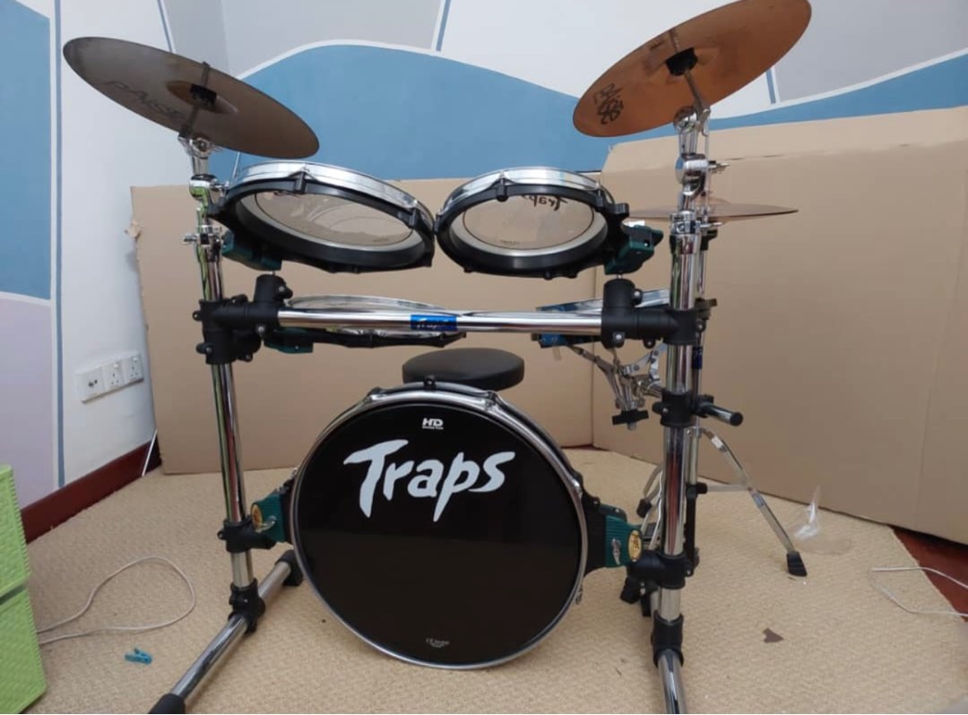 TRAPS Portable Drum Set - Rare Item, Hobbies & Toys, Music & Media ...
