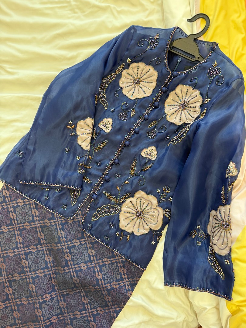 WAJIE IBRAHIM TEJA SONGKET RAYA 2025, Women's Fashion, Dresses & Sets ...