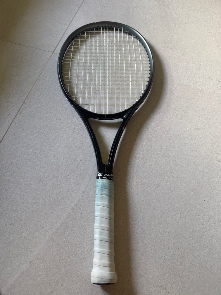 Wilson RF01 Grip L3, Sports Equipment, Sports & Games, Racket & Ball ...