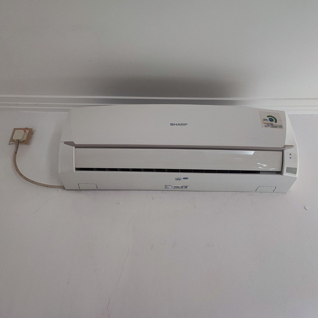 Ac sharp 3/4 pk freon r32 kondisi bagus dan dingin, Elektronik, Lainnya ...
