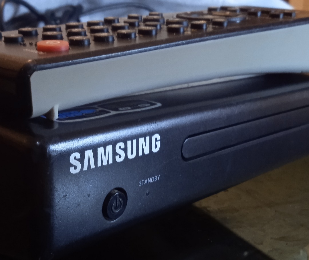 CD/DVD player Samsung P280, Musik & Media, CD, DVD & Lainnya di Carousell