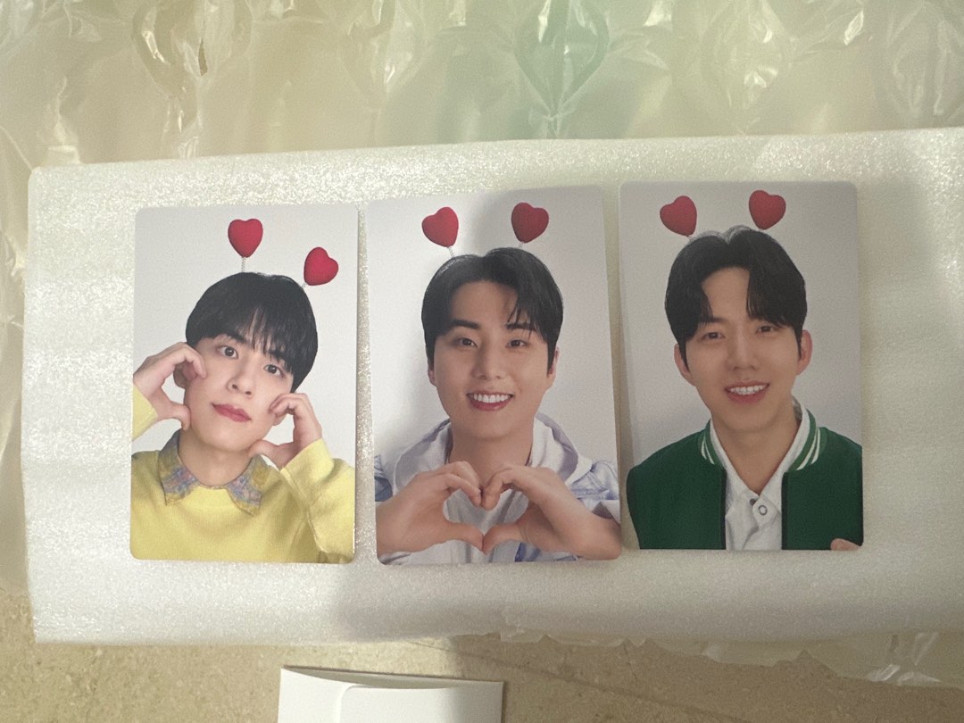 DAY6 FOREVER YOUNG TOUR IN JAPAN MERCH ONLINE PHOTOCARD, Hobbies & Toys ...