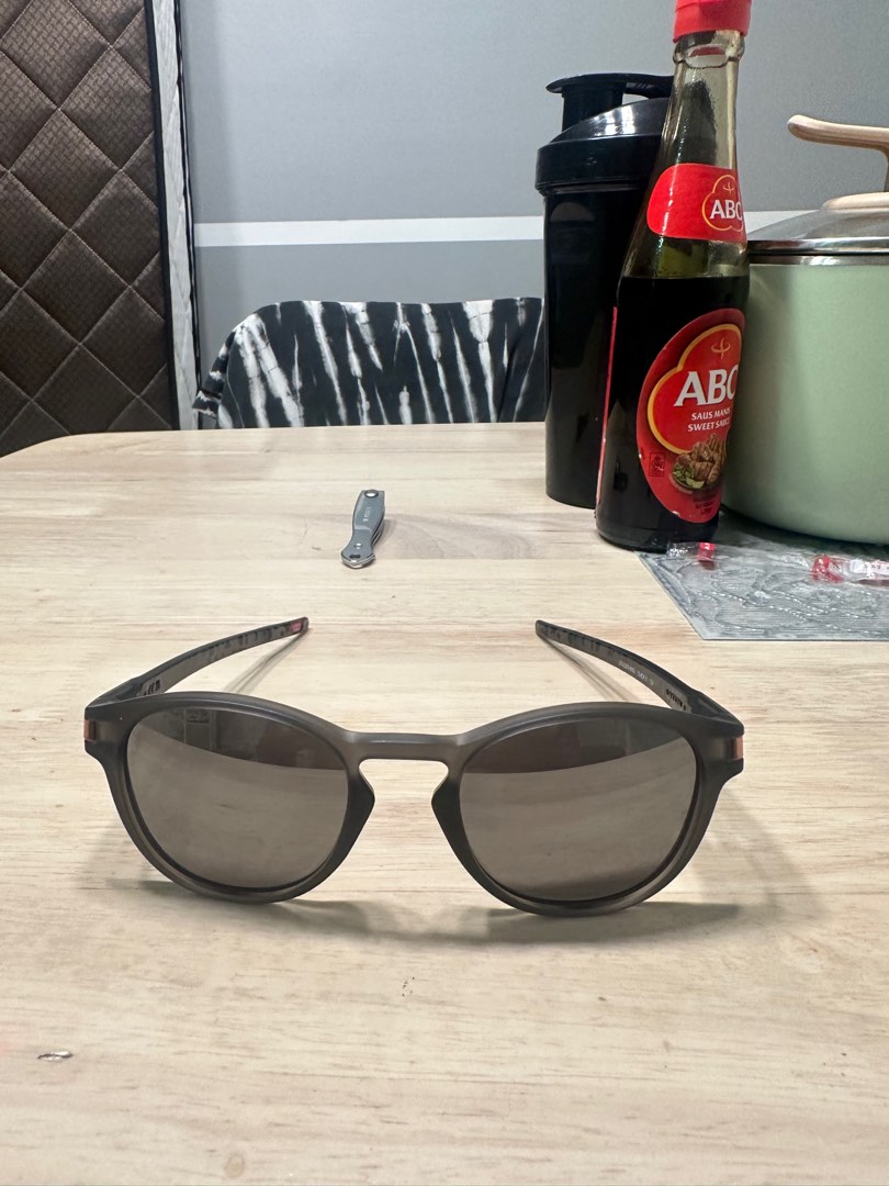 Oakley Latch, Men's Fashion, Watches & Accessories, Sunglasses ...