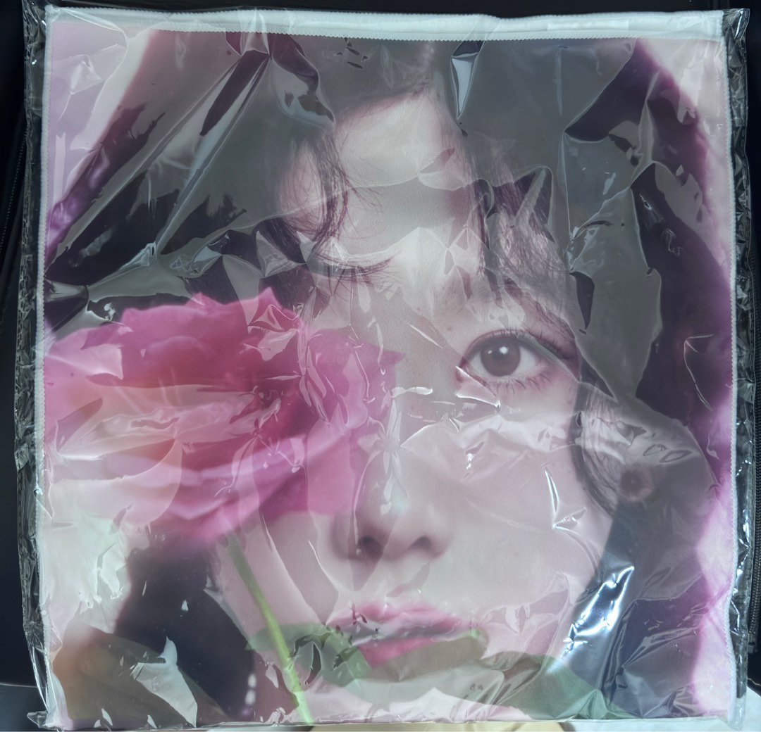 Taeyeon slogan towel ( the tense official japan merchandise), Hobbies ...