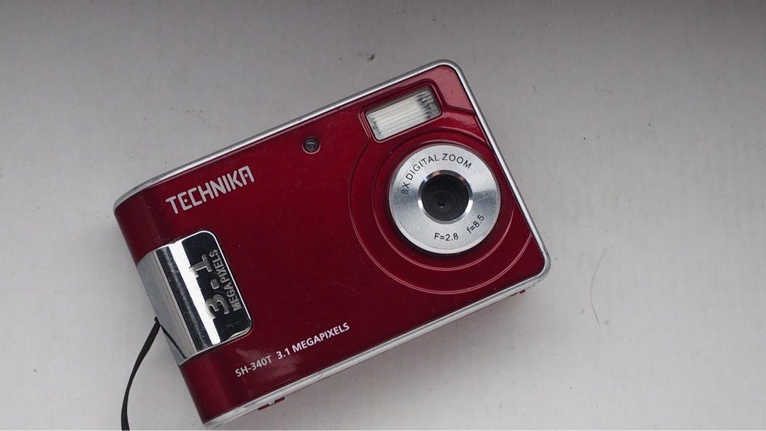 Technika digital camera, Hobbies & Toys, Memorabilia & Collectibles ...