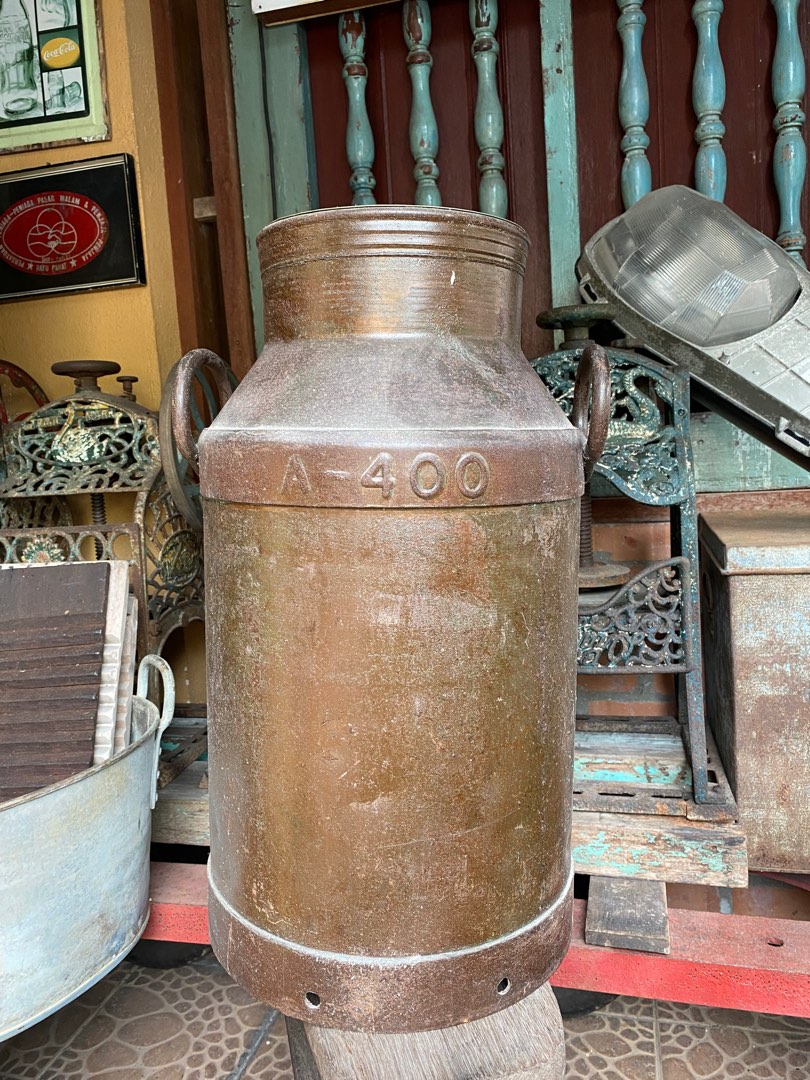Bekas Susu Antik, Hobbies & Toys, Collectibles & Memorabilia, Vintage ...