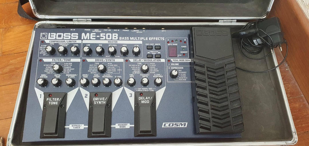 BOSS ME-50B Bass Multiple Effects + hard case, Hobbies & Toys, Musical ...