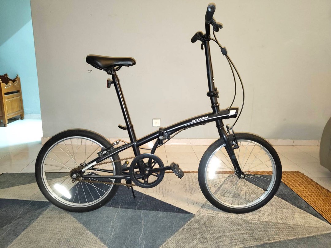 BTWIN Tilt 100 20in folding bike (black), Sports Equipment, Bicycles ...