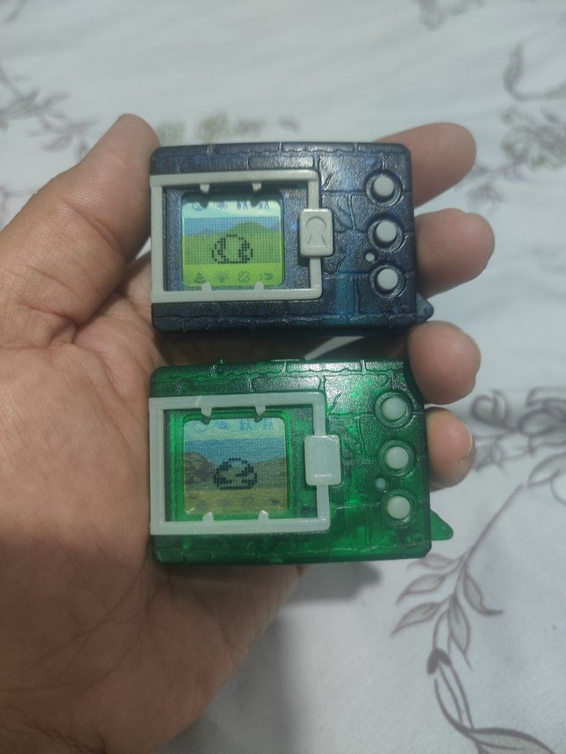 Digimon digivice vpet 97 v1 us dan v2 aus, Hobbies & Toys, Toys & Games ...