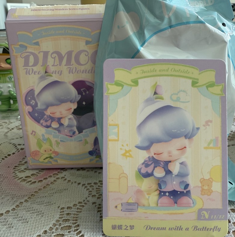 Dimoo weaving wonder POPMART (WTS only), Hobbies & Toys, Toys & Games ...