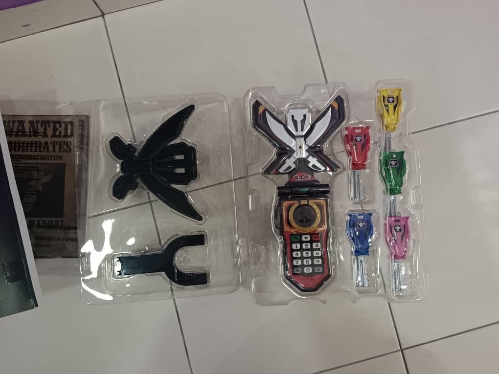 Kaizoku Sentai Gokaiger Gokai Cellular Memorial Edition + Ranger Keys ...