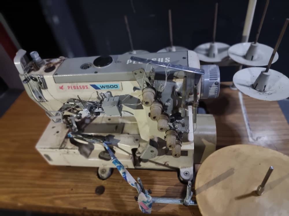 Mesin jahit Pegasus w500 interlock piping, Looking For on Carousell