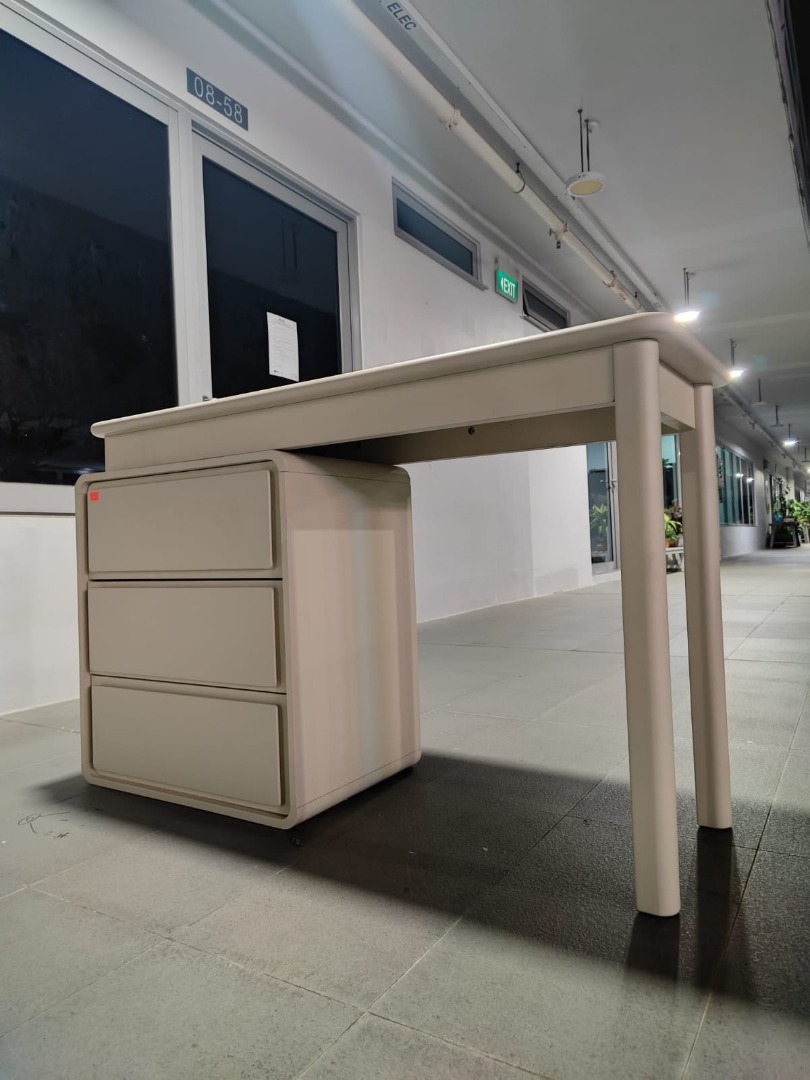 MUNCHEN Extendable Study Table, Furniture & Home Living, Furniture ...