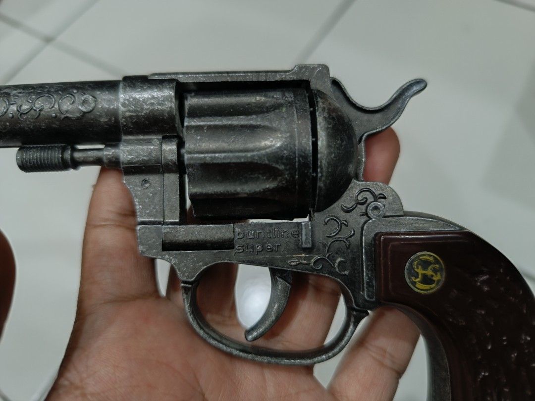 Pistol mainan besi, Hobbies & Toys, Toys & Games on Carousell