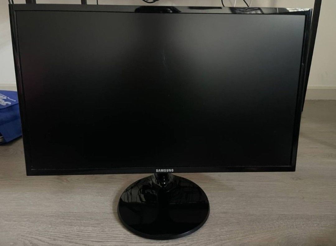 Samsung Monitor 24" 60hz. WTT/WTS, Computers & Tech, Desktops on Carousell