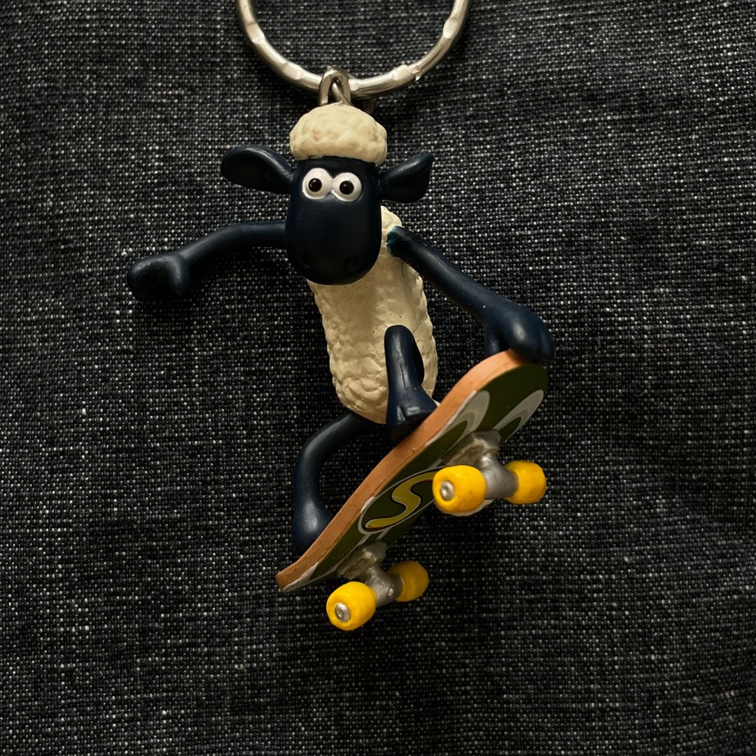shaun the sheep skater keychain ( anik anik ), Hobbies & Toys, Toys ...