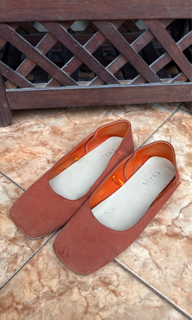 Thaja malus flat, Fesyen Wanita, Sepatu di Carousell