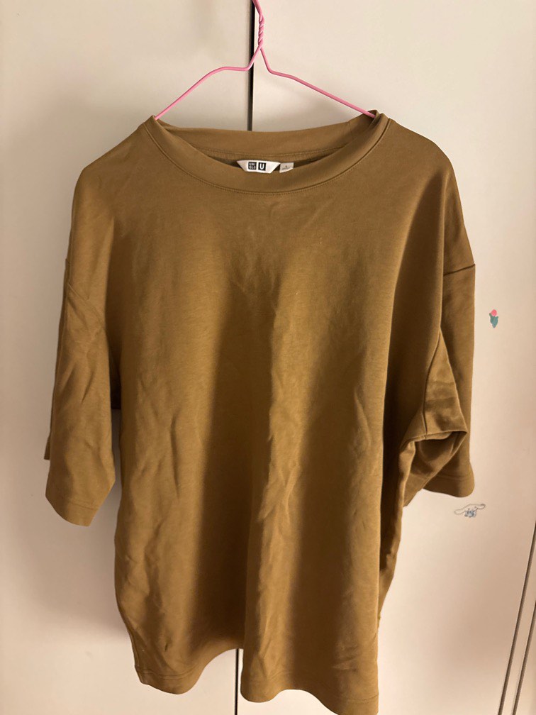 uniqlo basic tee, Men's Fashion, Tops & Sets, Tshirts & Polo Shirts on ...