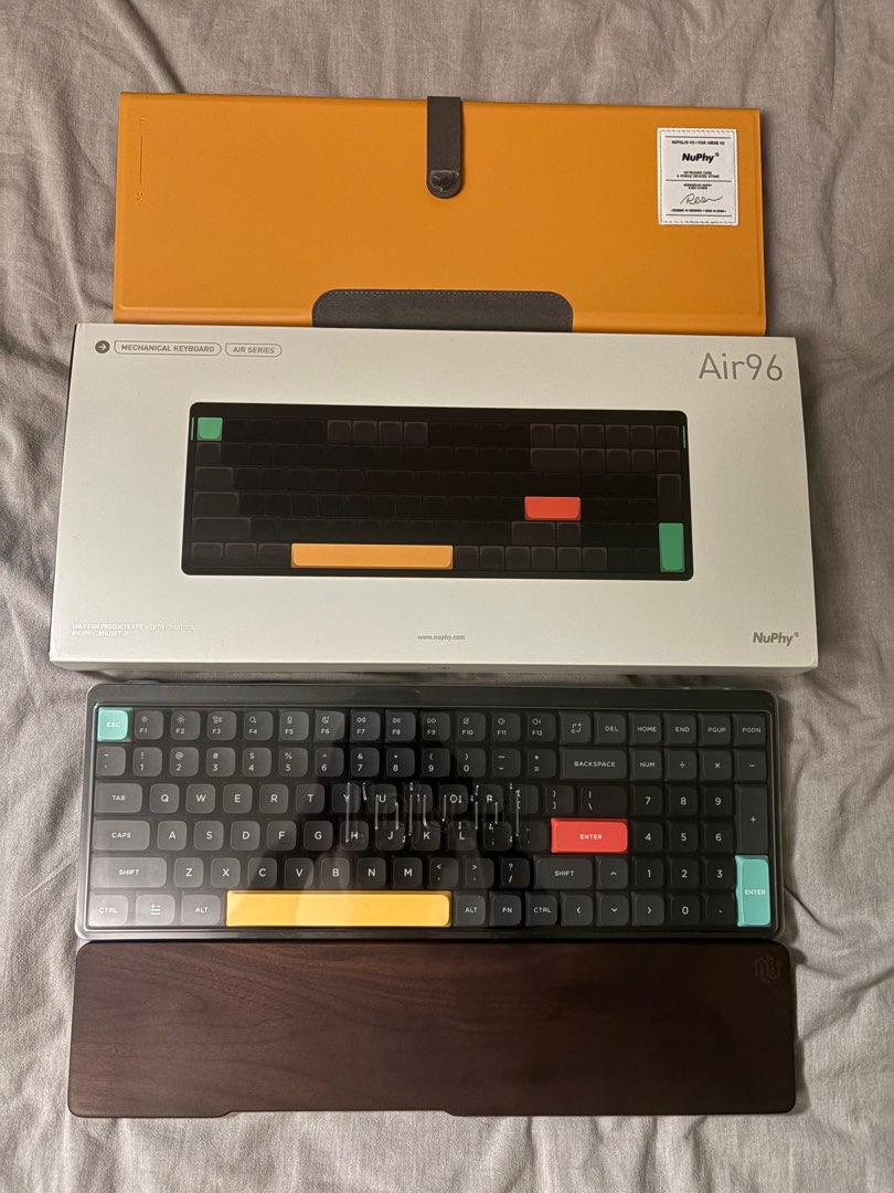 Air96 V2 wireless keyboard (moss switches) with wooden wrist rest and ...
