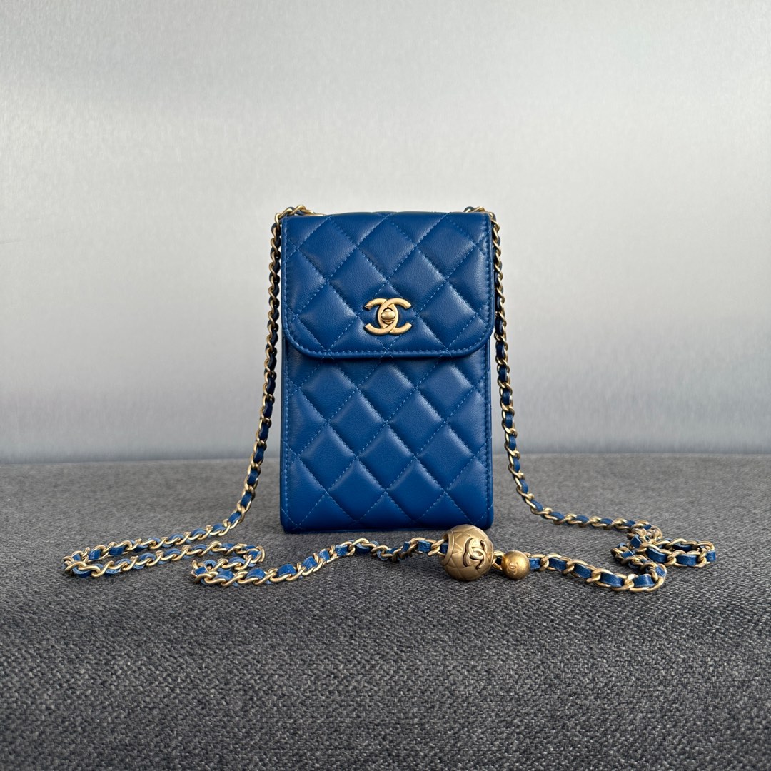Chanel Vertical Tech Pearl Crush Lambskin Blue electric Matte gold ...