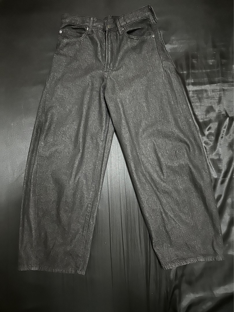 GU Barrel Leg Jeans, Men's Fashion, Bottoms, Jeans on Carousell