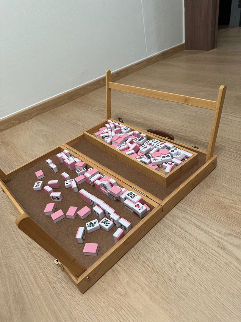 Mini mahjong set, Hobbies & Toys, Toys & Games on Carousell