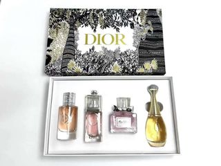 Perfume Dior set miniature 4 in 1 dior miniature, Beauty & Personal ...
