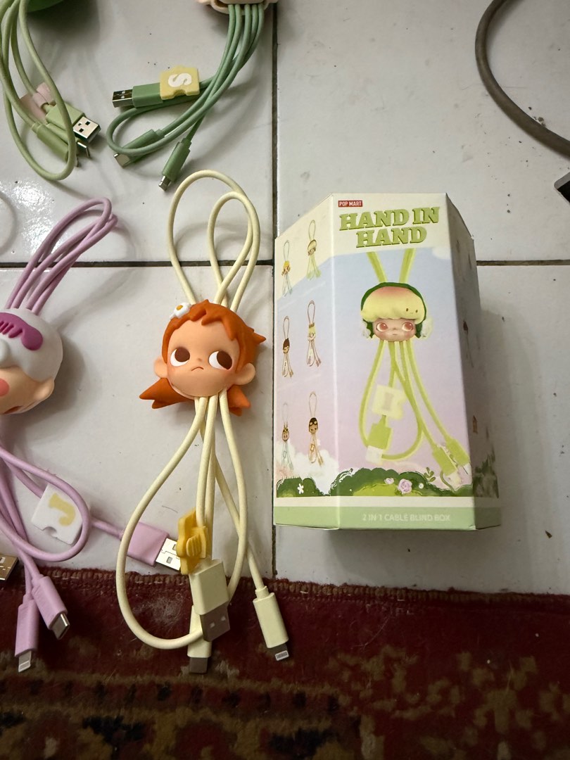 POP MART Cable Iphone Charger Hand In Hand Zsiga Trying To Think Action ...