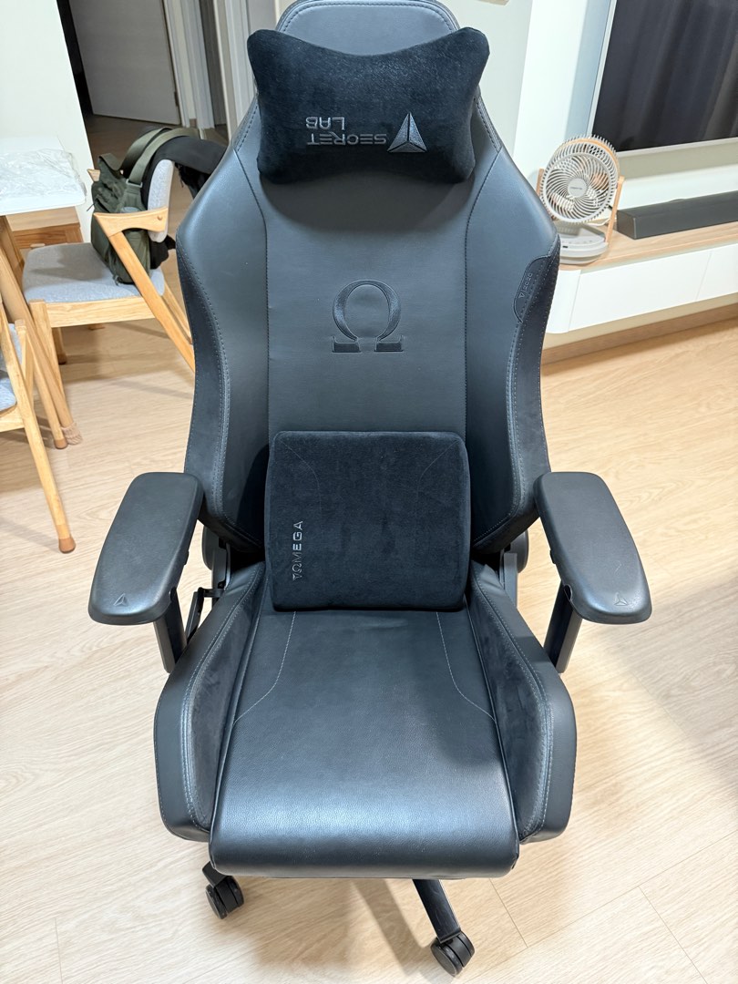 Secret Lab Gaming Chair (2020 Model), Furniture & Home Living ...