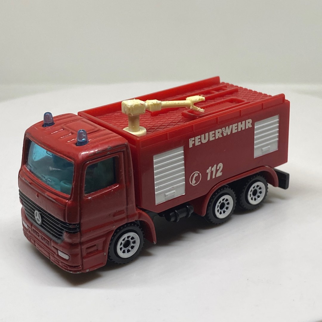 SIKU 1034 MERCEDES-BENZ WATER CANON FIRE ENGINE DIE-CAST, Hobbies ...