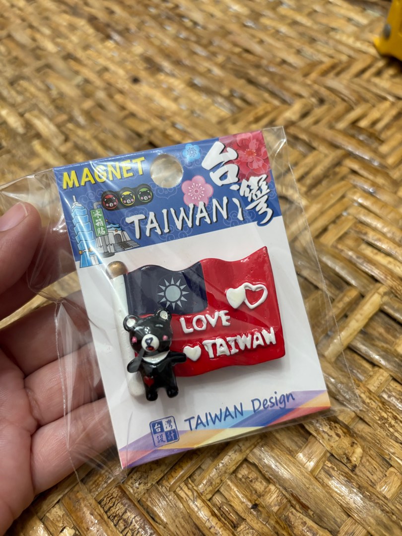taiwan flag bear ref magnet, Everything Else, Others on Carousell