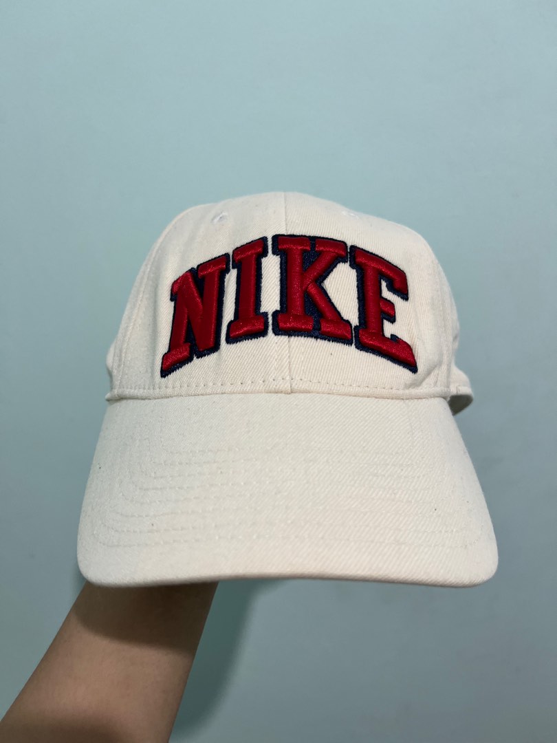 Topi Nike Vintage Build Up Size 58-60, Barang Yang Dicari di Carousell