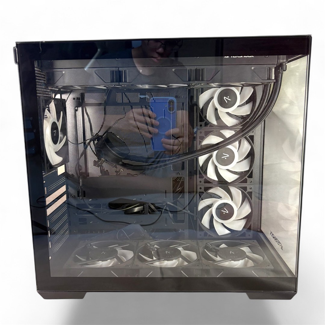 Aftershock case(10 RGB fans ,AIO &rgb light control included ...