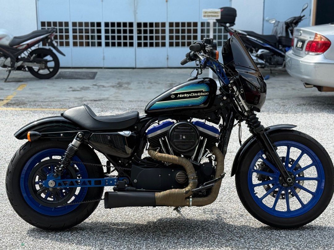 Harley Davidson sportster iron 883 , Motorbikes on Carousell