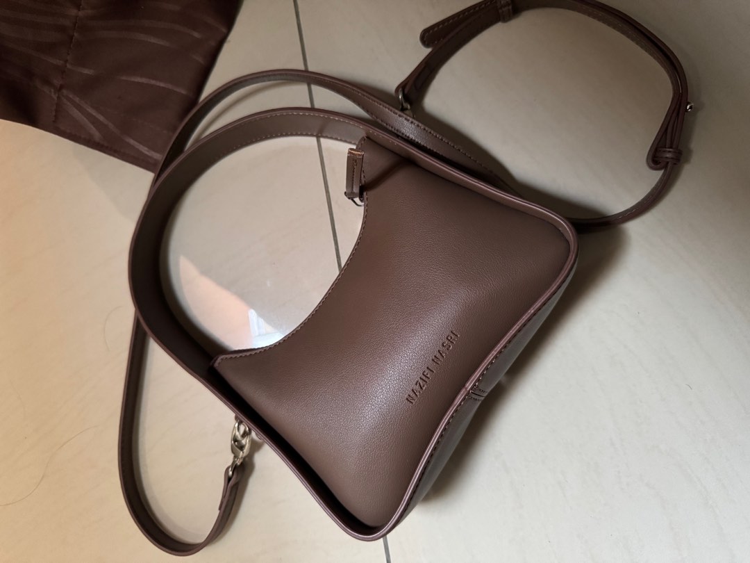 Nazifi Nazri (medium), Women's Fashion, Bags & Wallets, Cross-body Bags ...