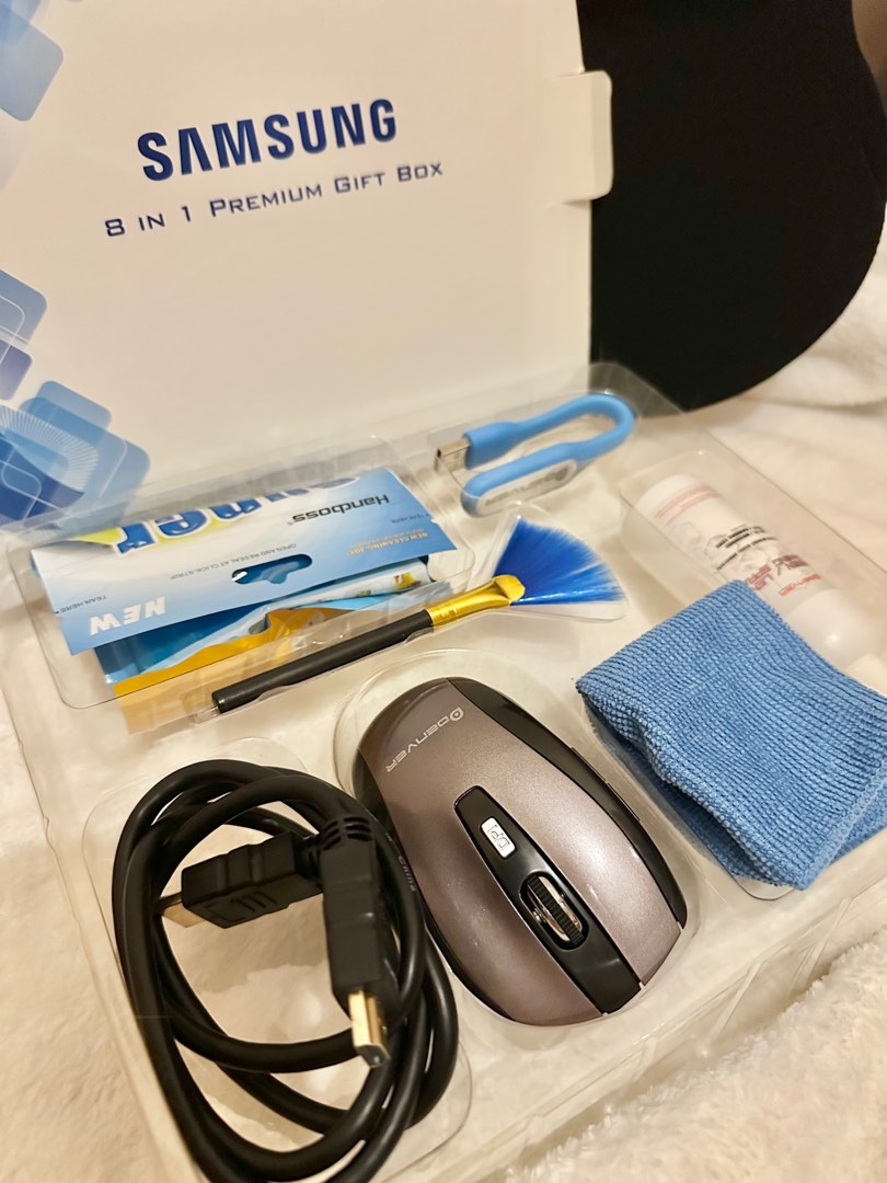 Samsung 8 in 1 Gift Box, 電腦＆科技, 電腦周邊及配件, 其他 - Carousell