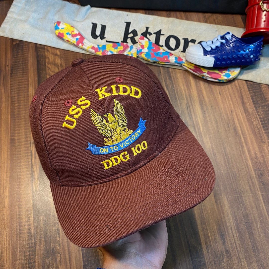 uss cap, Fesyen Pria, Aksesoris, Topi di Carousell