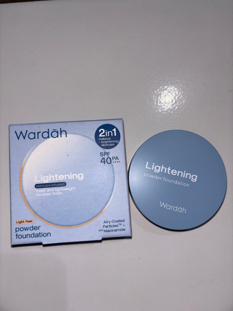 Wardah Lightening Powder Foundation 2in1, Kesehatan & Kecantikan, Rias ...
