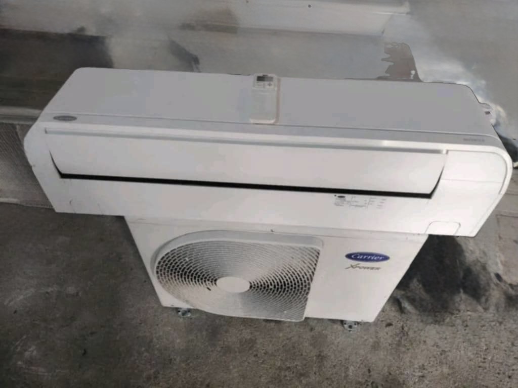 Carrier 3HP Inverter Split type aircon, TV & Home Appliances, Air ...
